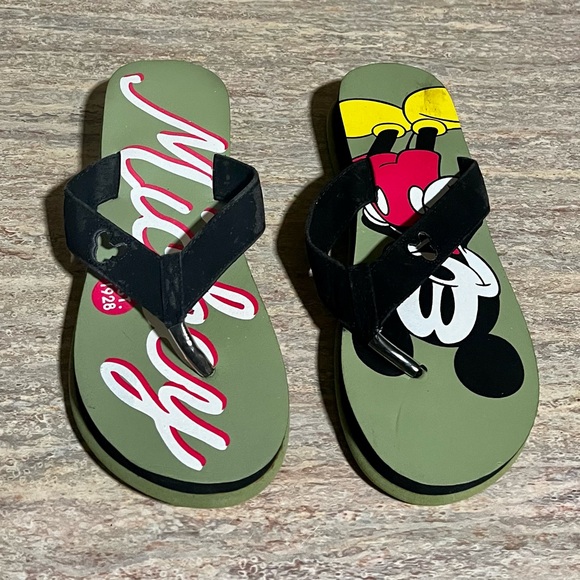 Disney | Shoes | Disneys Mickey Mouse Black And Green Flip Flop Sandals ...